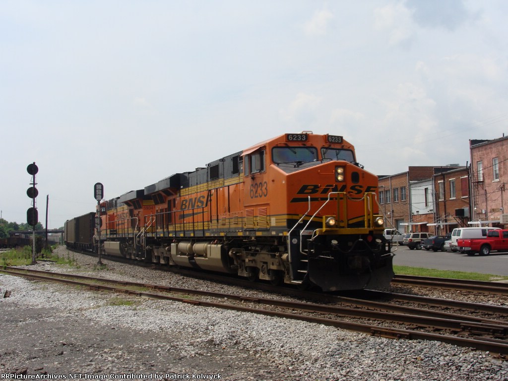 BNSF 6233